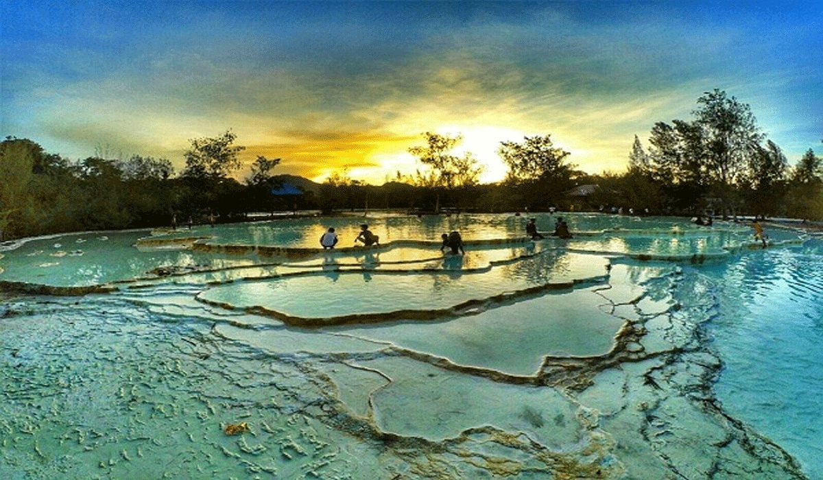 Keindahan Pemandian Air Panas Wawolesea di Sulawesi Tenggara